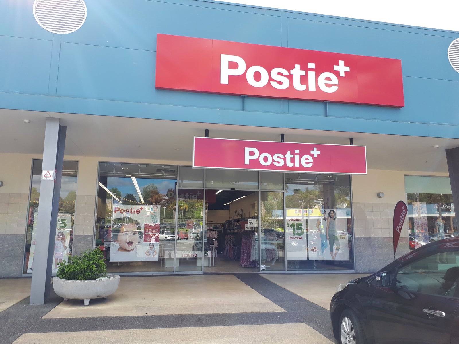 Store - Fraser Cove - Postie